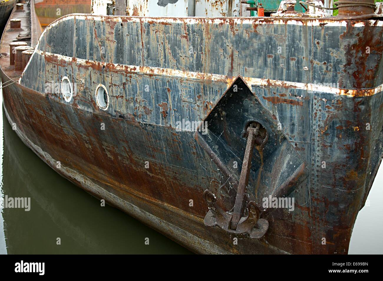 Ship scrapped hi-res stock photography and images - Alamy