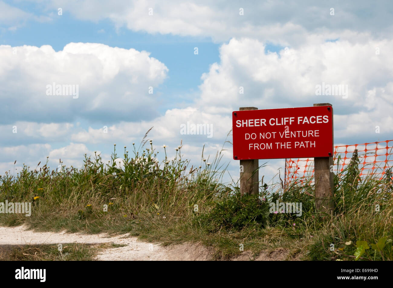 Dangerous cliff warning sign hi-res stock photography and images - Alamy