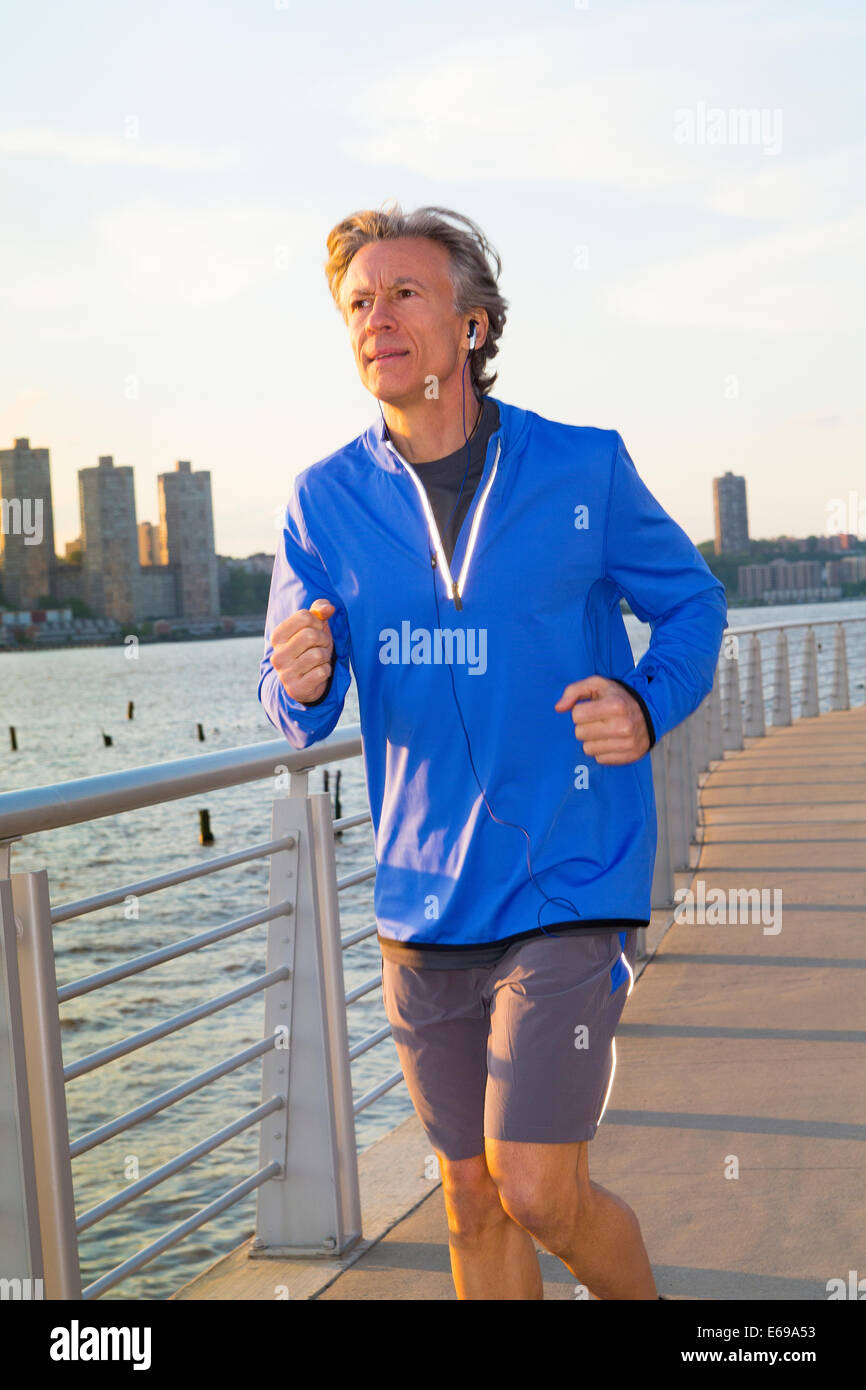 Jogging hi-res stock photography and images - Alamy