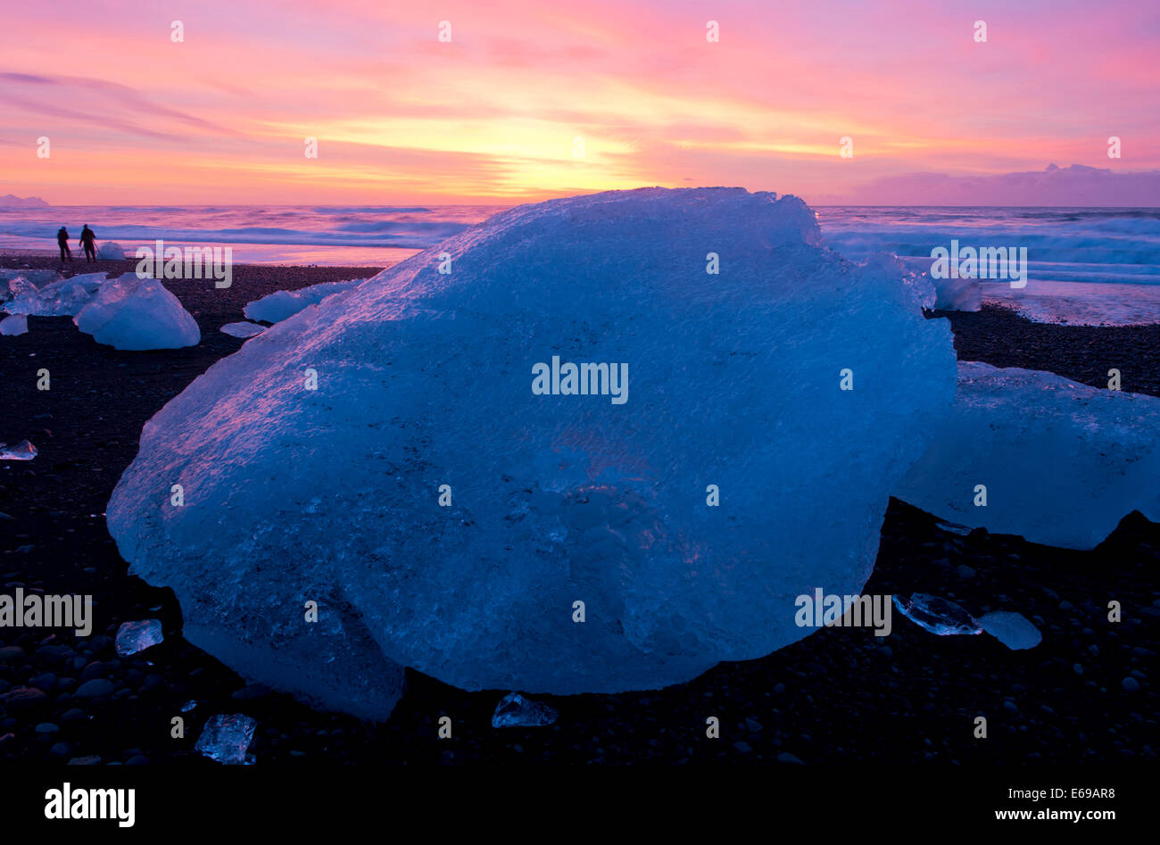 Glaciers melting on arctic beach Stock Photo - Alamy