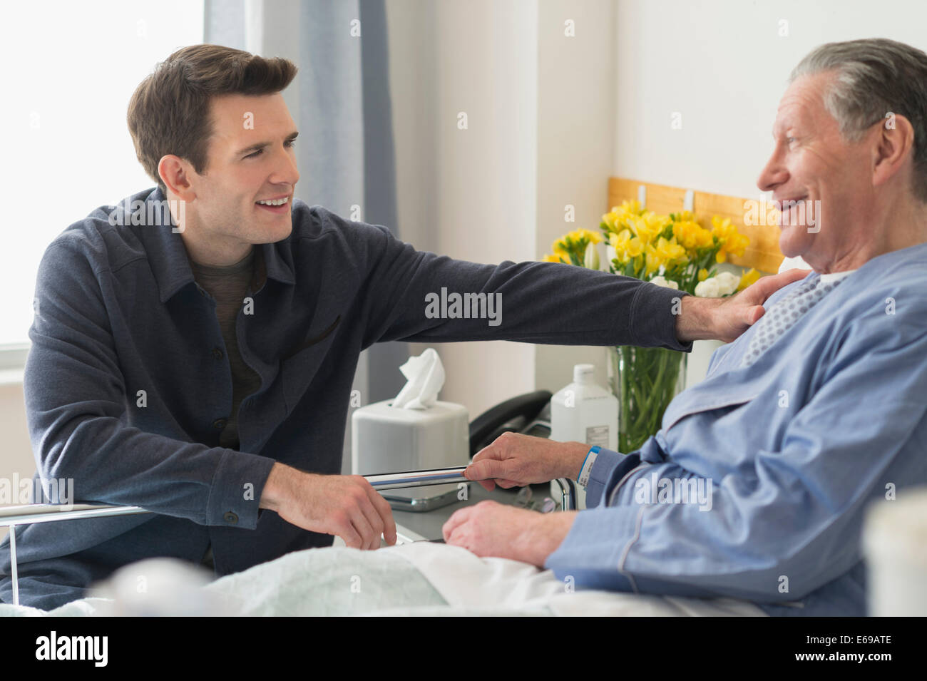 Son visiting dad hospital hi-res stock photography and images - Alamy