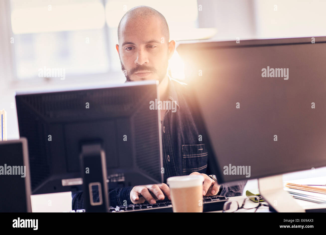 Businessman working desk hi-res stock photography and images - Alamy