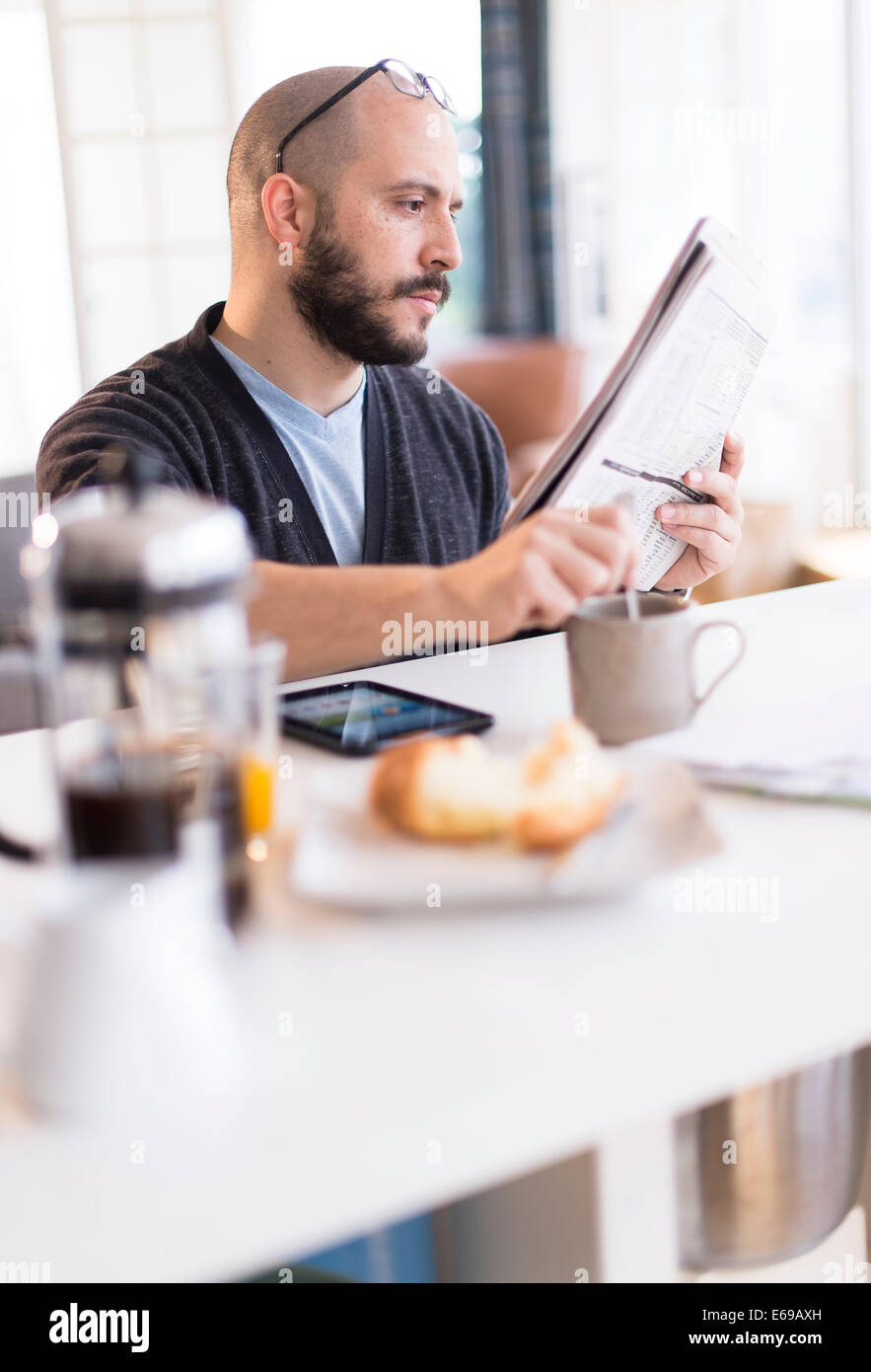 Reading breakfast hi-res stock photography and images - Alamy