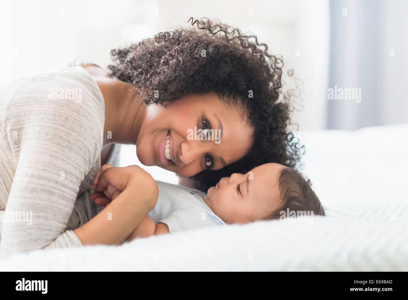 Mixed race multicultural hi-res stock photography and images - Alamy