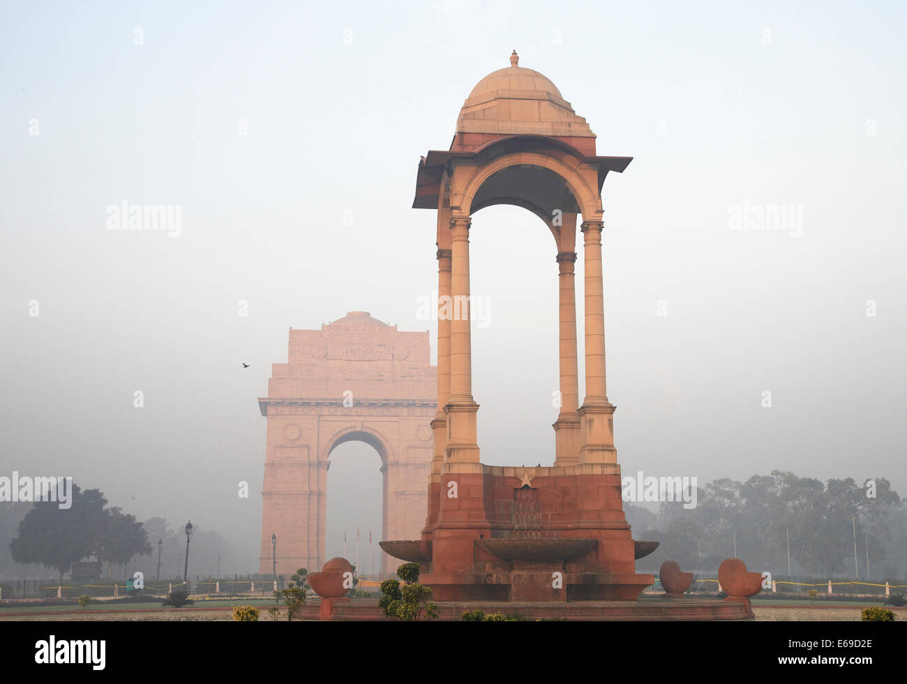 India gate delhi view hi-res stock photography and images - Alamy