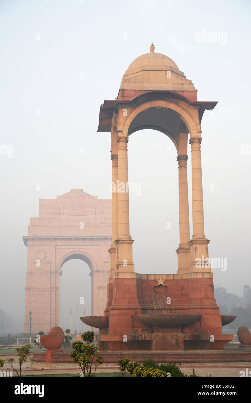 India Gate against blue sky, Delhi, India Stock Photo - Alamy