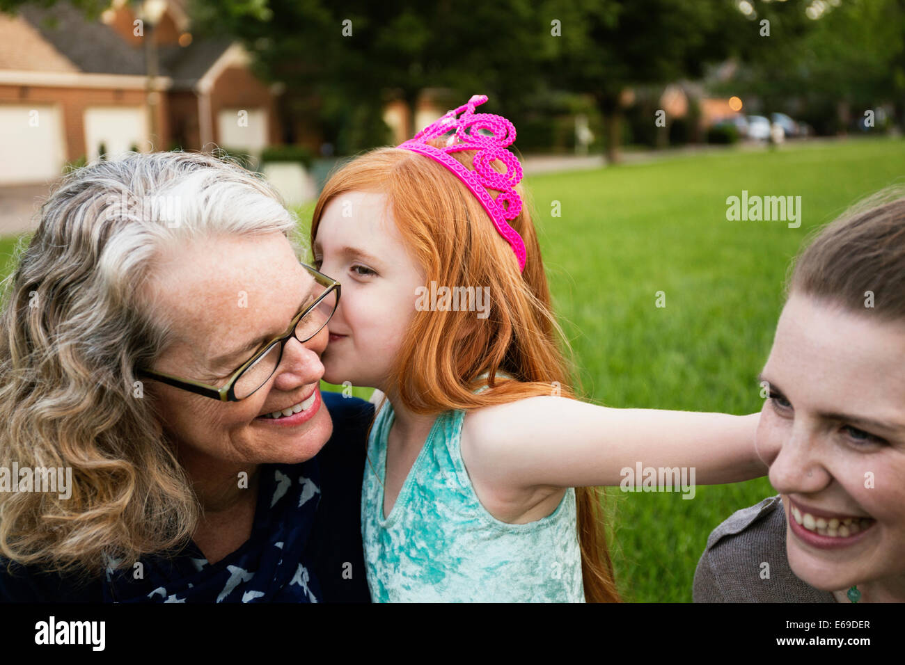 Multi generational family hi-res stock photography and images - Alamy
