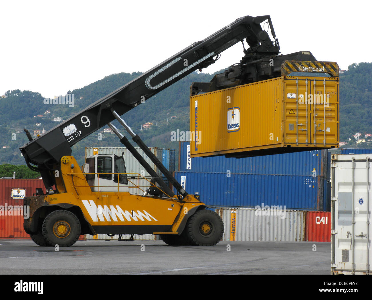 Container Reach Stacker And Hauler