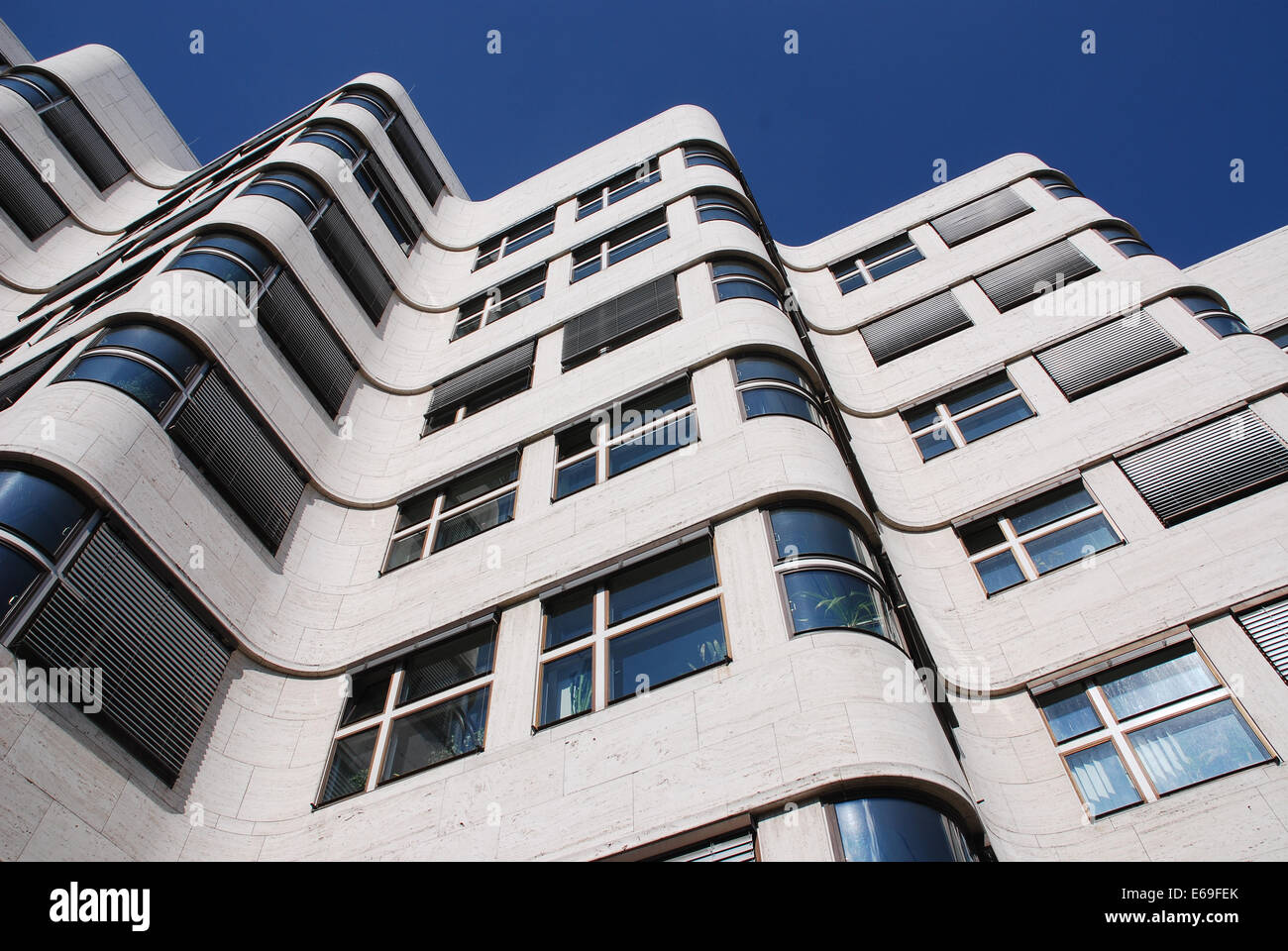 Concrete shell structures hi-res stock photography and images - Alamy