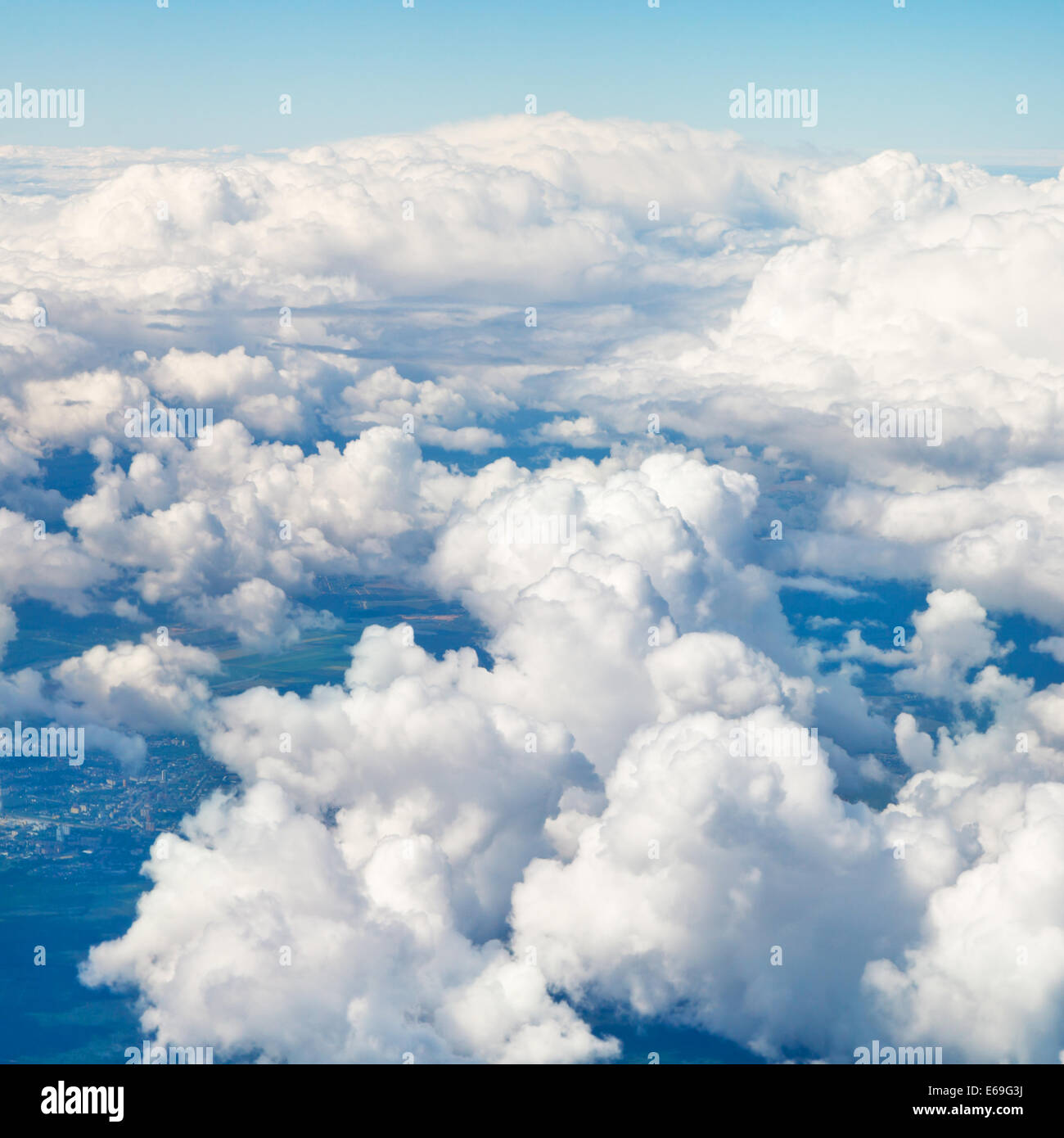 Flying beneath clouds hi-res stock photography and images - Alamy