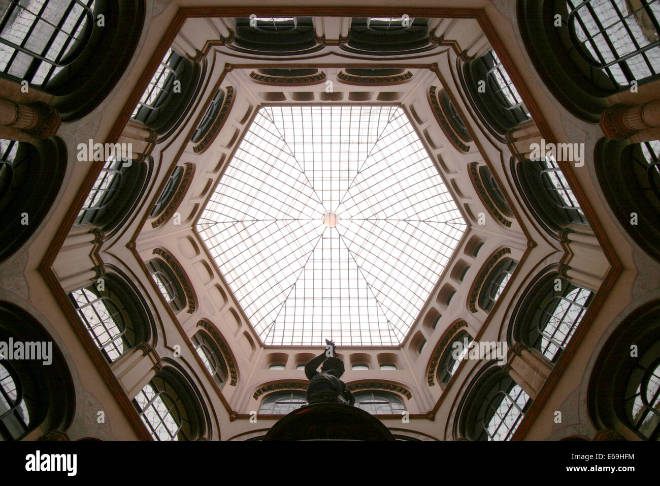 Dome Shapes High Resolution Stock Photography and Images - Alamy