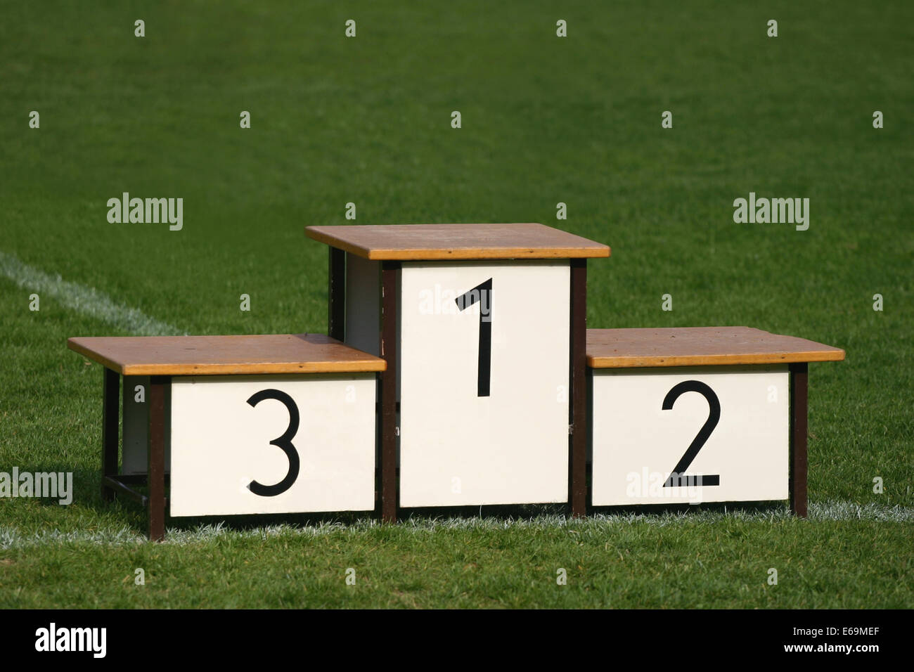 Winners Podiums High Resolution Stock Photography and Images - Alamy