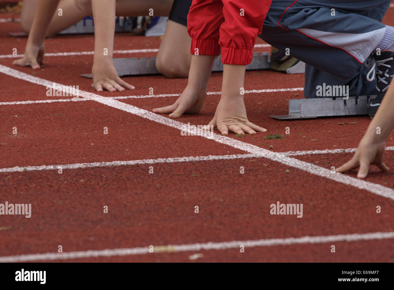12 years child running track hi-res stock photography and images - Alamy