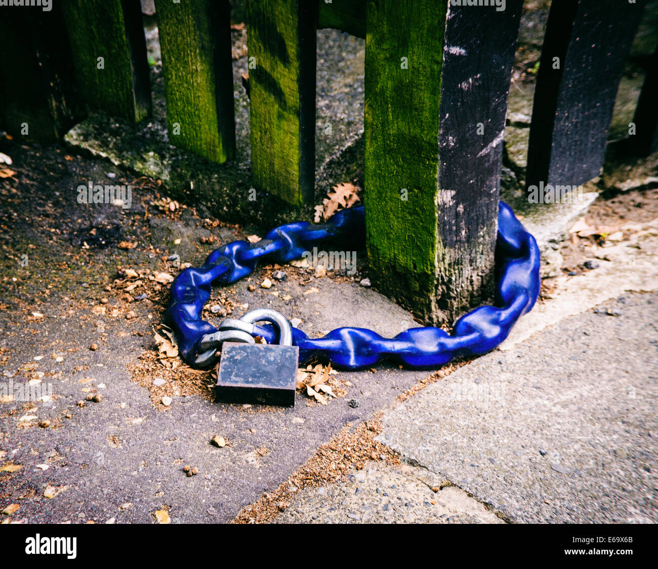 Strong wooden fence hi-res stock photography and images - Alamy