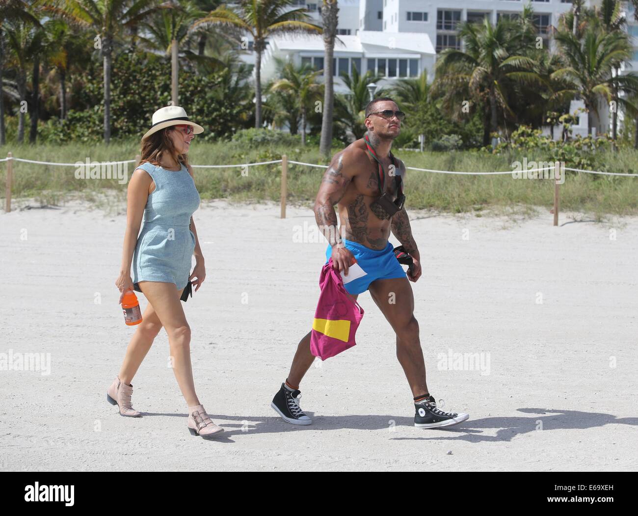 Kelly Brook and boyfriend David McIntosh relax together during their ...