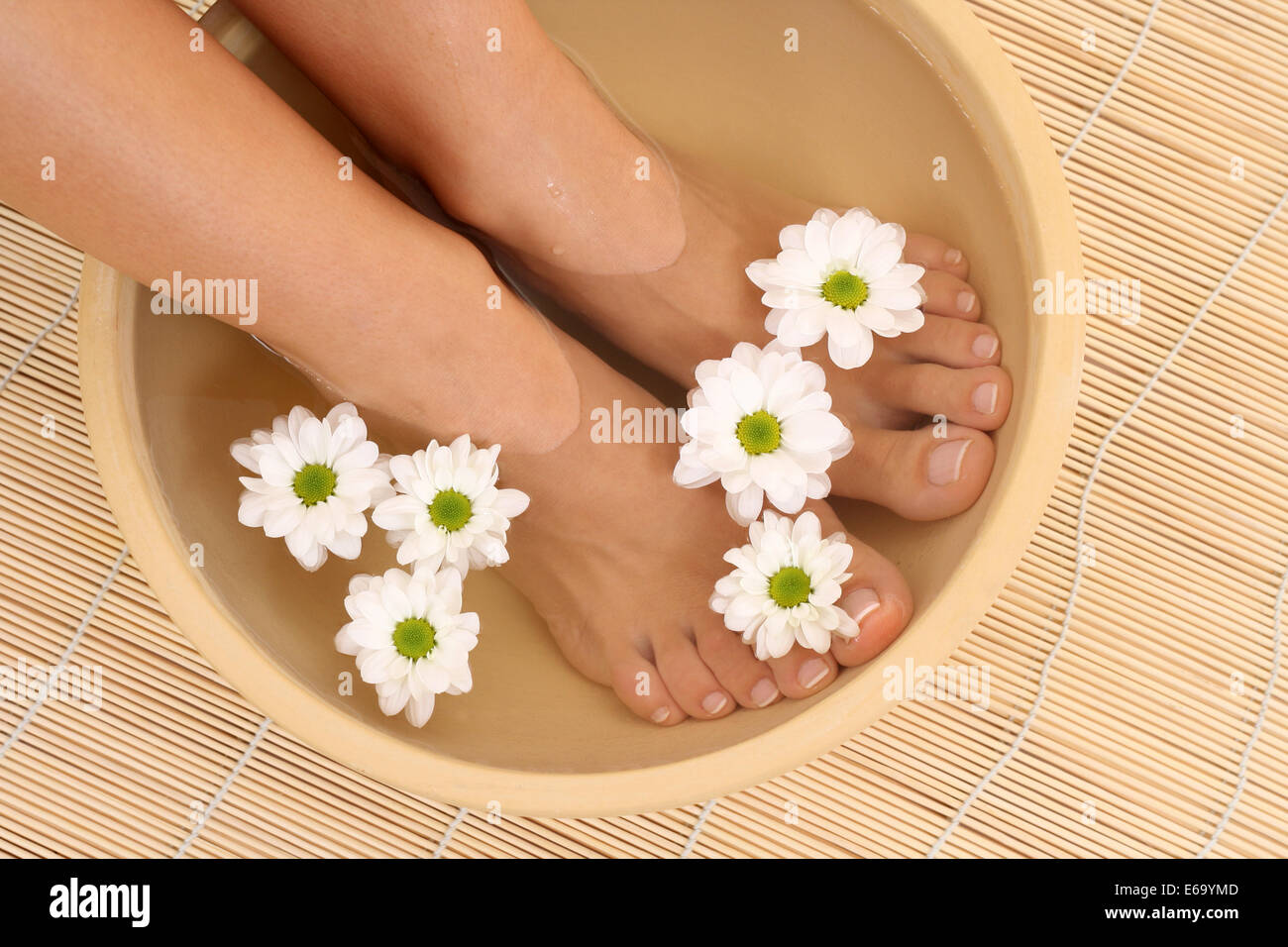 Wash foot wellness washing hi-res stock photography and images - Alamy
