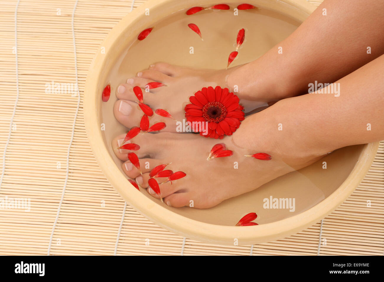 Foot baths hi-res stock photography and images - Alamy