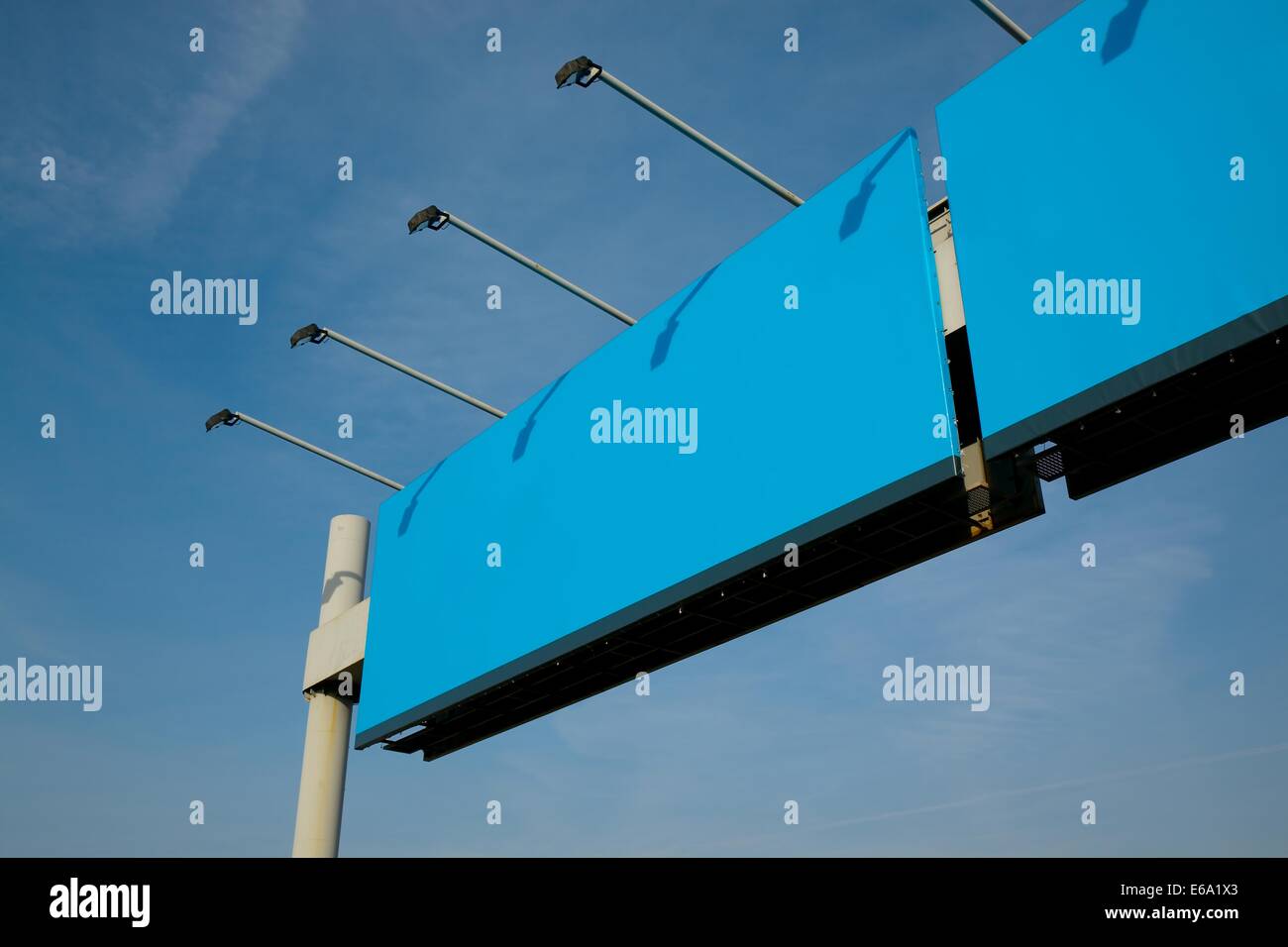 Motorway sign blank hi-res stock photography and images - Alamy