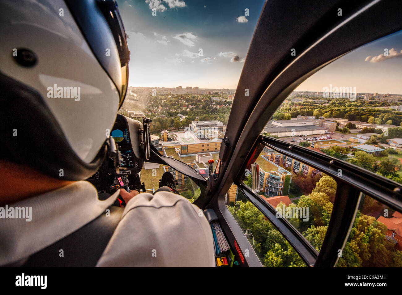 Landing of the DRF rescue helicopter "Christoph Berlin" Eurocopter ...