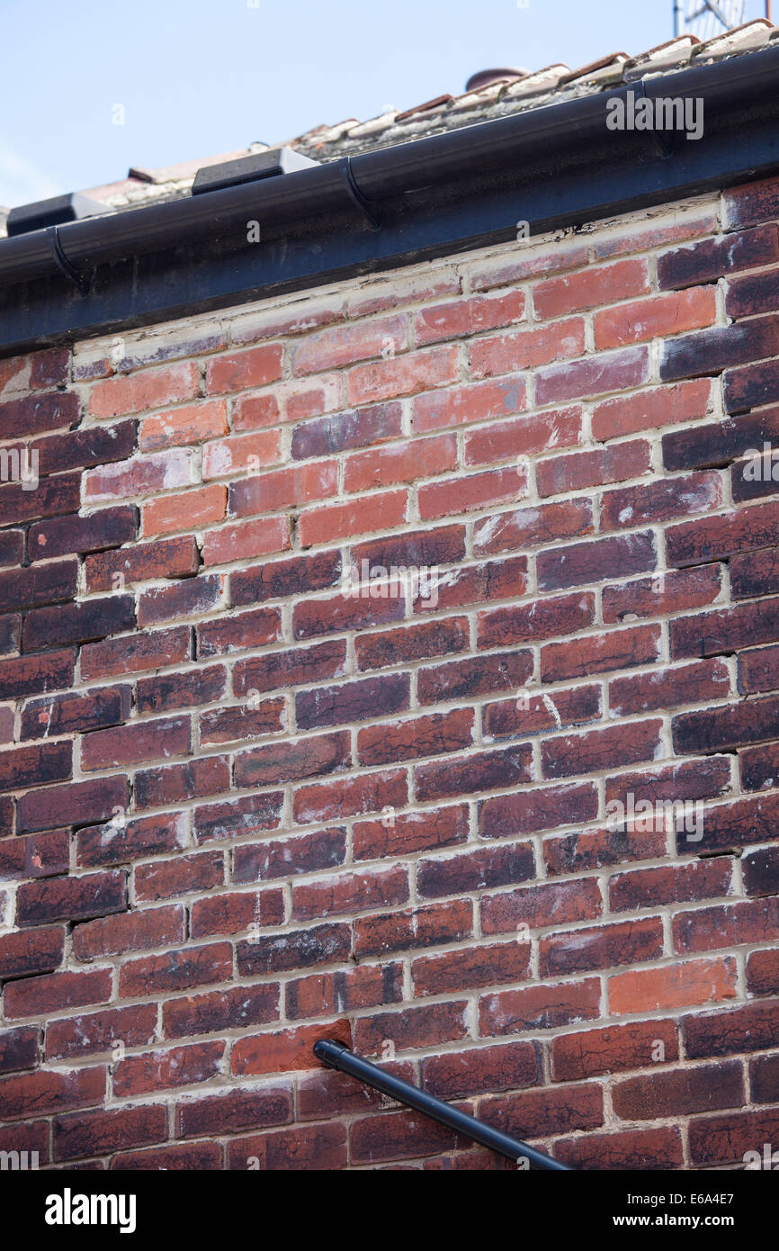 Poor brickwork hi-res stock photography and images - Alamy