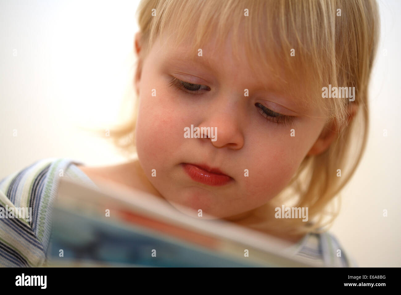 Three girls shots hi-res stock photography and images - Alamy