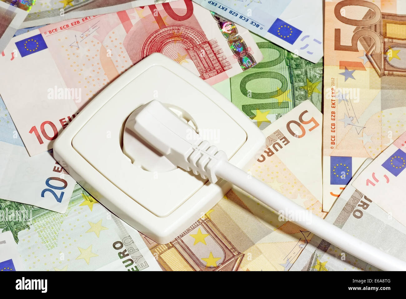 Power consumption hi-res stock photography and images - Alamy