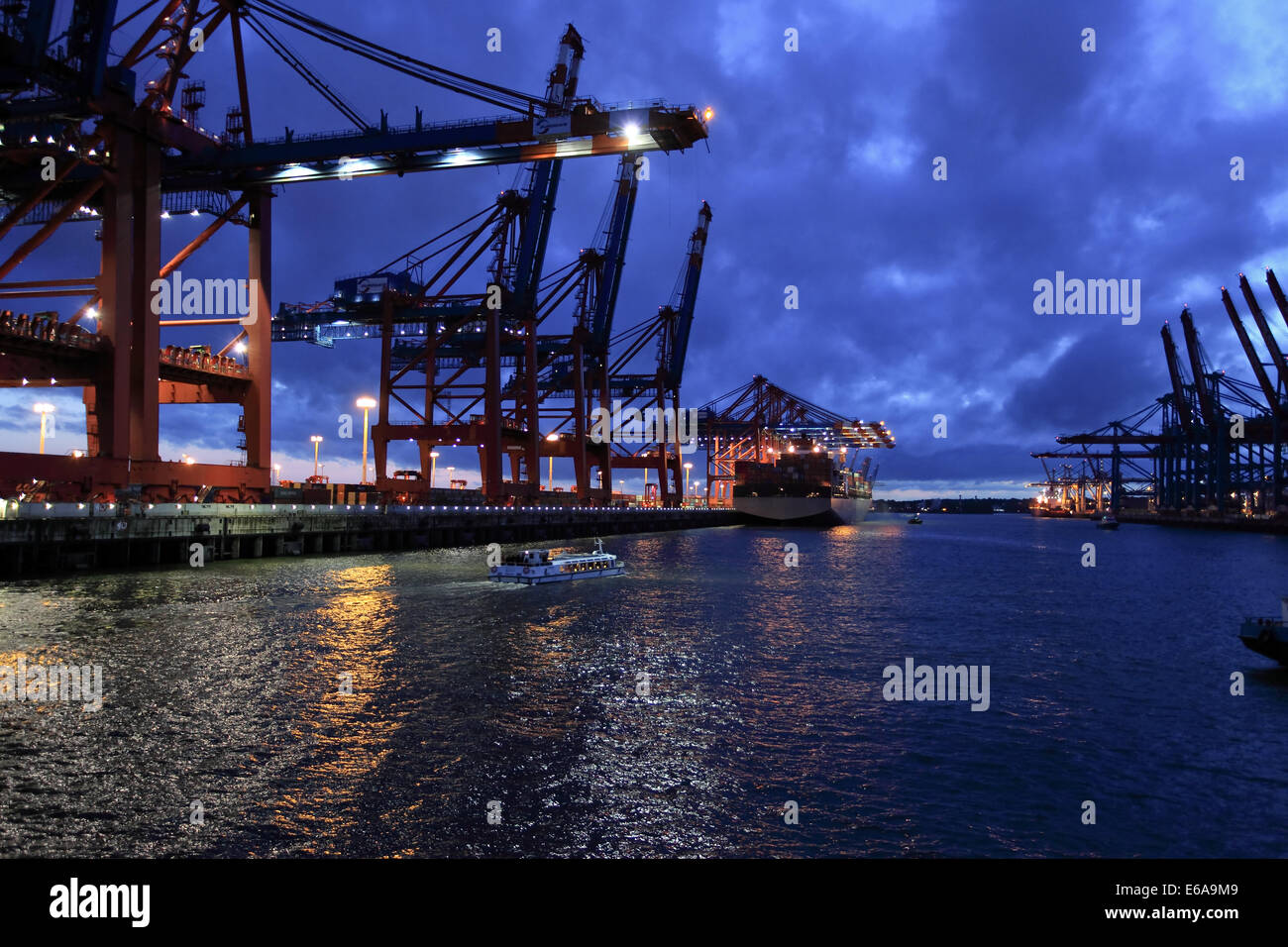 hamburger hafen,container terminal,cargo port Stock Photo - Alamy