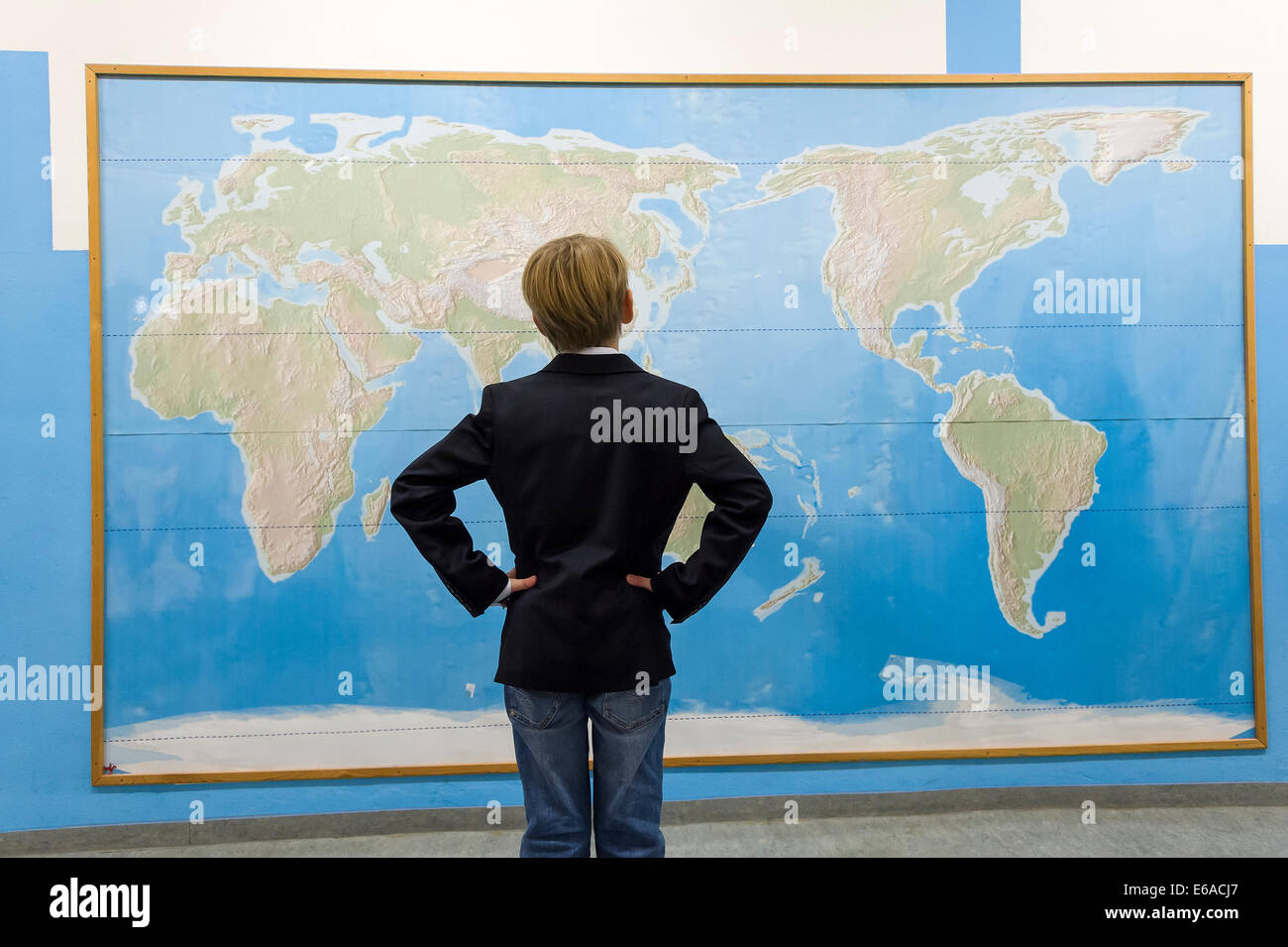 Child world map hi-res stock photography and images - Alamy