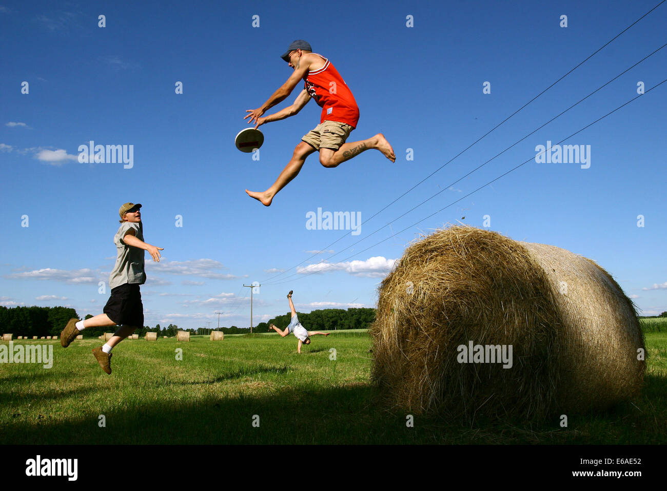 Male Catching Frisbee Stock Photos & Male Catching Frisbee Stock Images ...