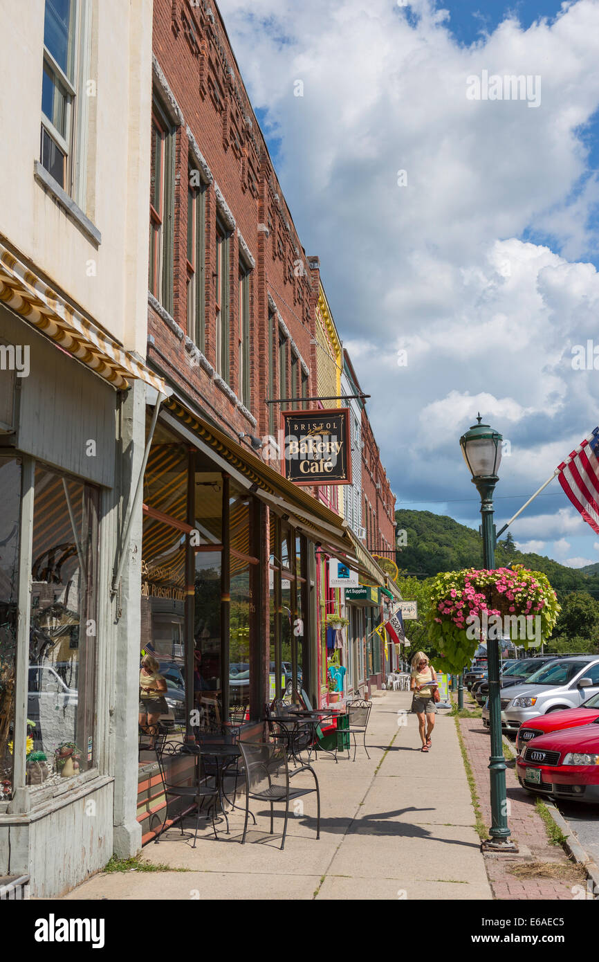 BRISTOL, VERMONT, USA - Main Street, Roue 116, and mountains Stock ...