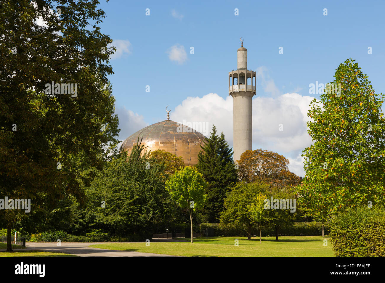 Regents park mosque hi-res stock photography and images - Alamy