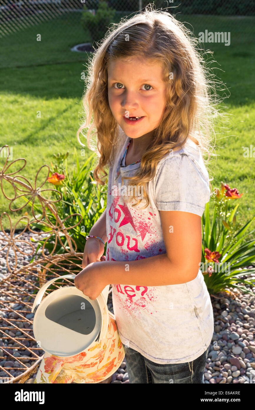 Smile no teeth hi-res stock photography and images - Alamy