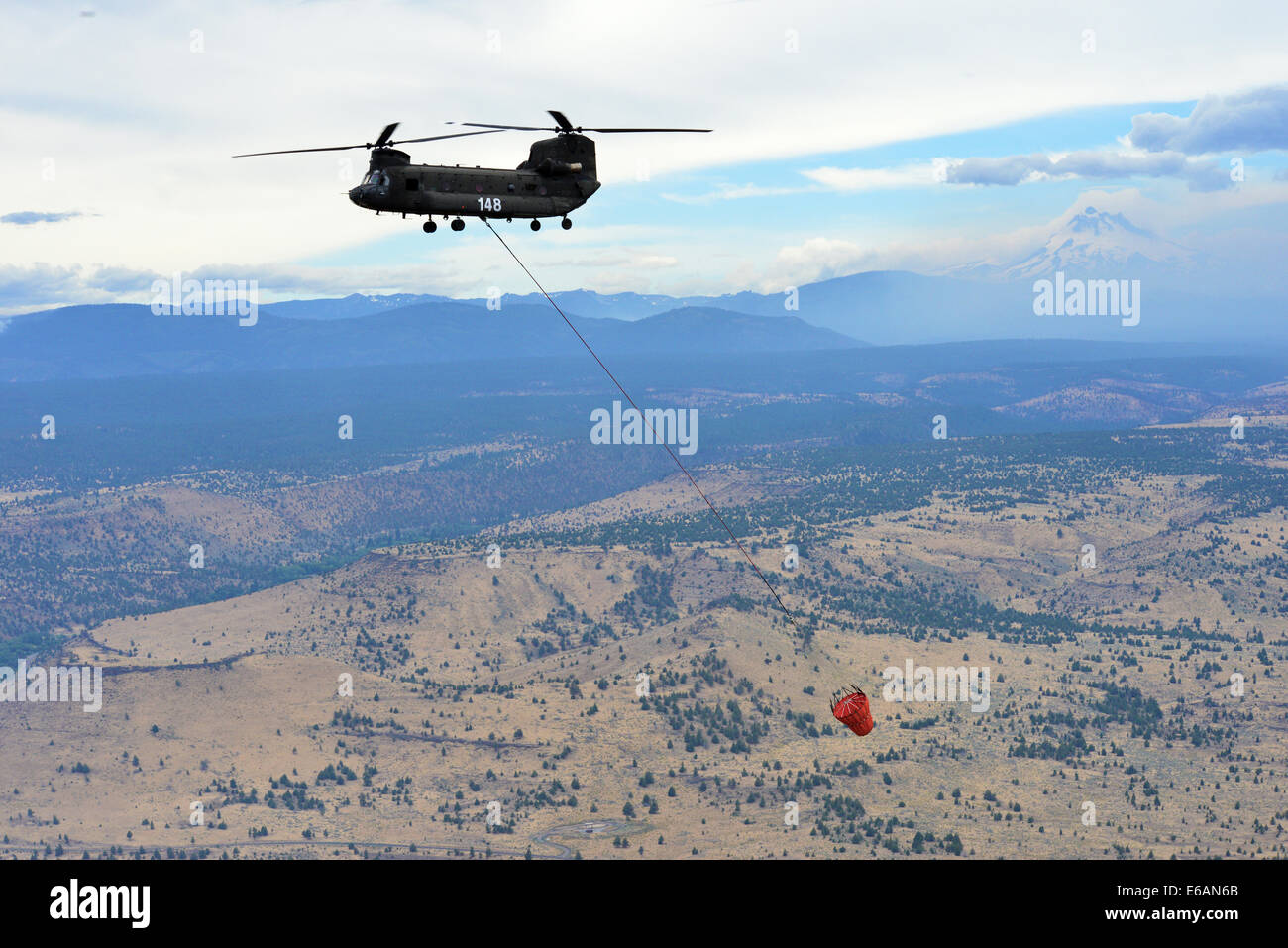 Chinook helicopter water hi-res stock photography and images - Alamy