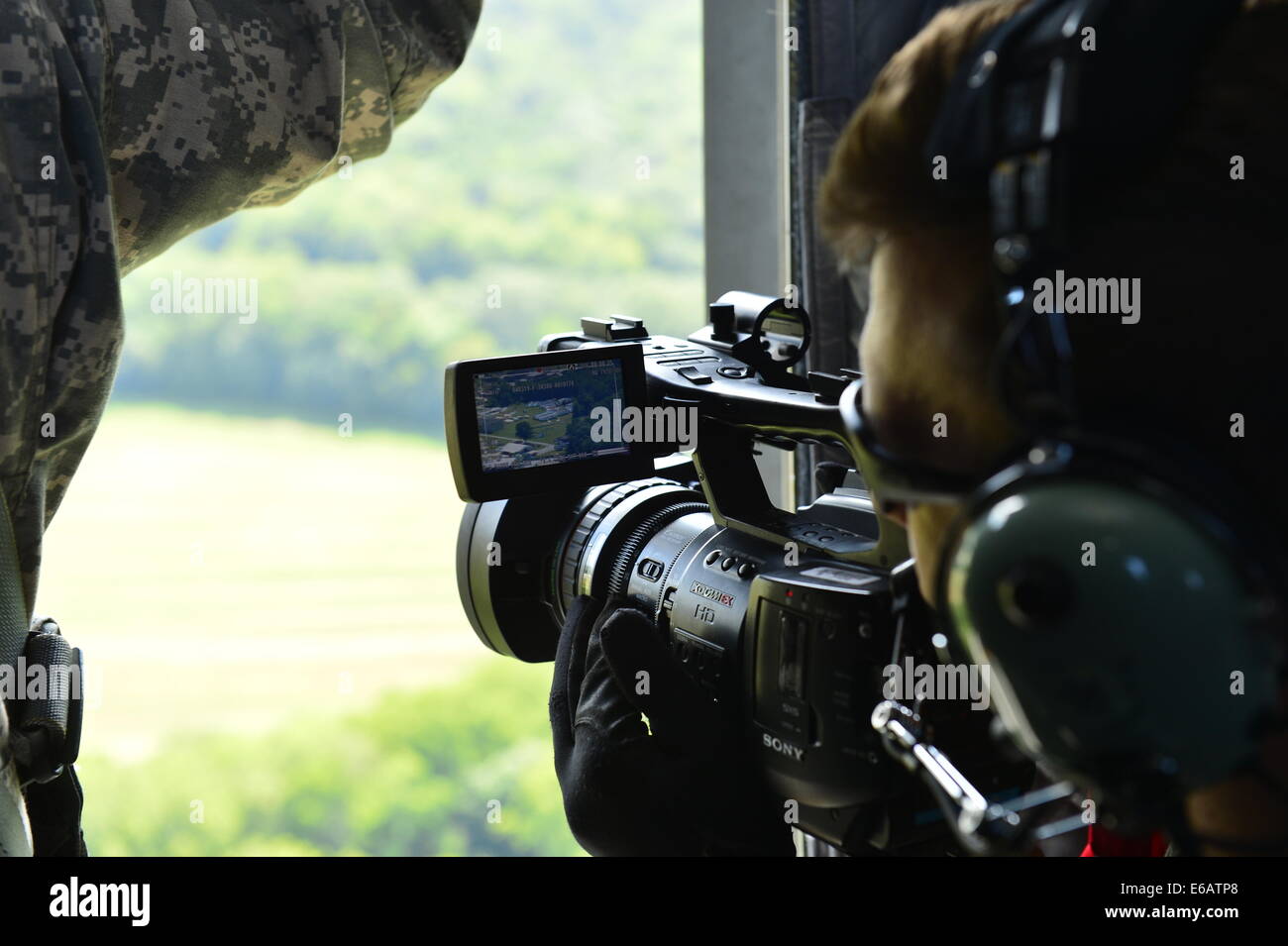 Ind vibrant response is a u s northern command sponsored field tr hi ...