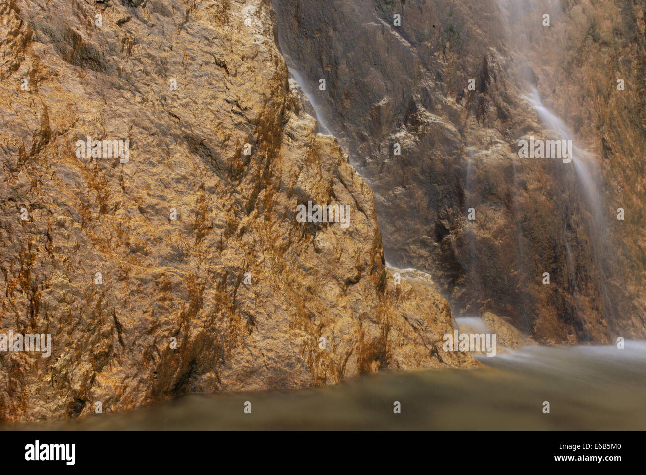 Gold waterfall hi-res stock photography and images - Alamy