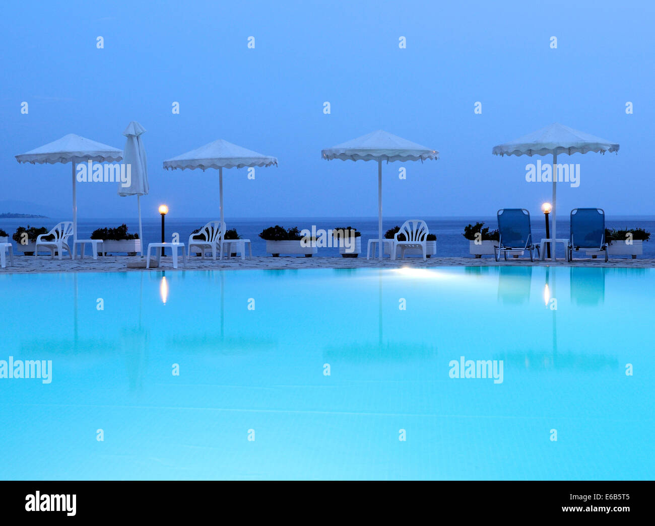 vacation,pool,swimming pool,parasol,hotel pool Stock Photo - Alamy