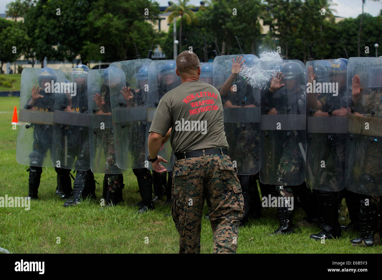 Marine corps law enforcement hi-res stock photography and images - Alamy