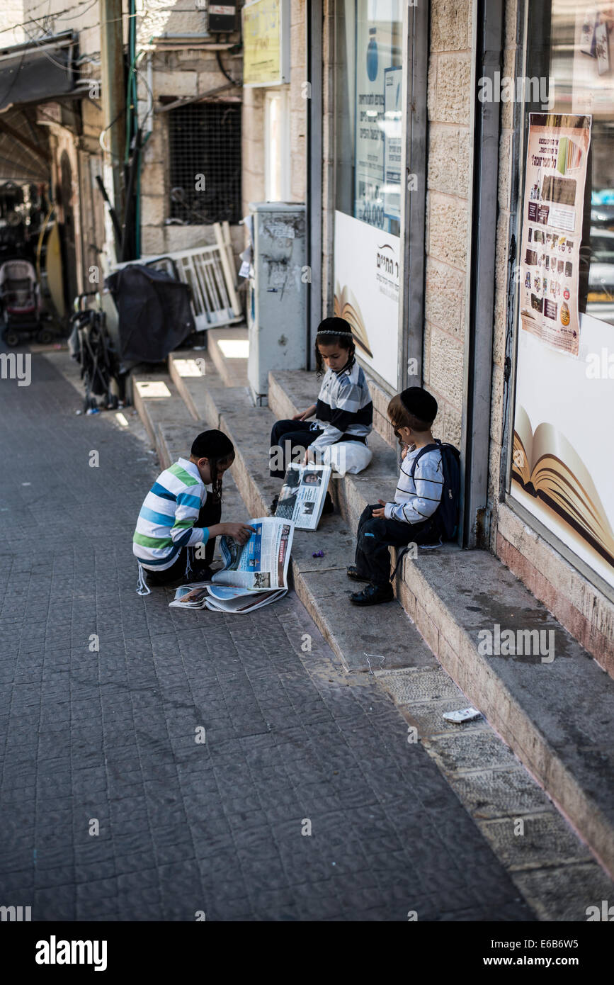 Meah Shearim,Jerusalem, (Hundred Gates ) old Jerusalem neighborhood ...