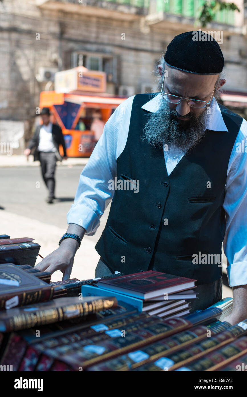 Meah Shearim,Jerusalem, (Hundred Gates ) old Jerusalem neighborhood ...