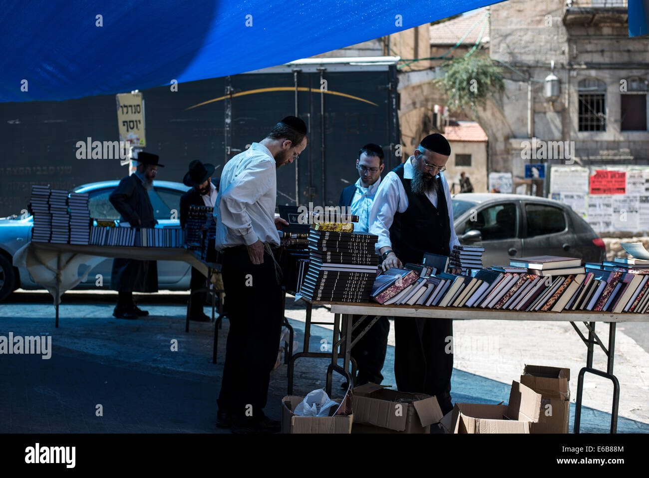 Meah Shearim,Jerusalem, (Hundred Gates ) old Jerusalem neighborhood ...