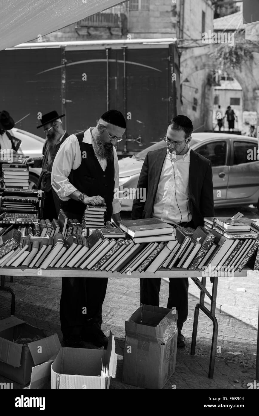 Meah Shearim,Jerusalem, (Hundred Gates ) old Jerusalem neighborhood ...
