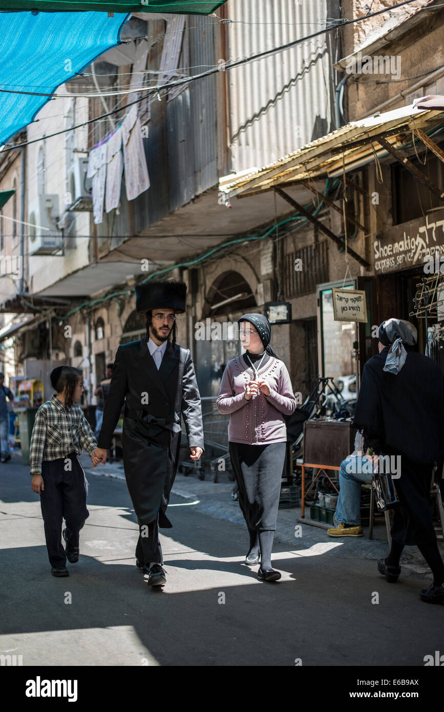 Meah Shearim,Jerusalem, (Hundred Gates ) old Jerusalem neighborhood ...
