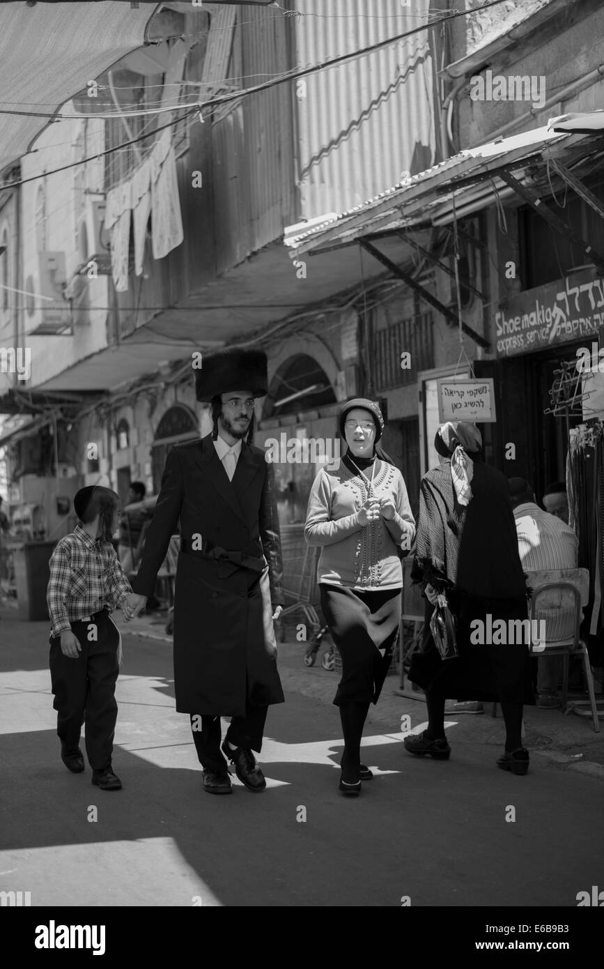 Meah Shearim,Jerusalem, (Hundred Gates ) old Jerusalem neighborhood ...