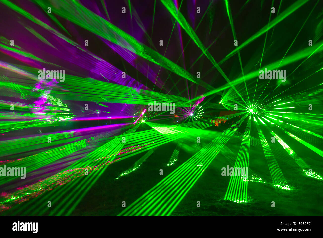 Shows technique hi-res stock photography and images - Alamy