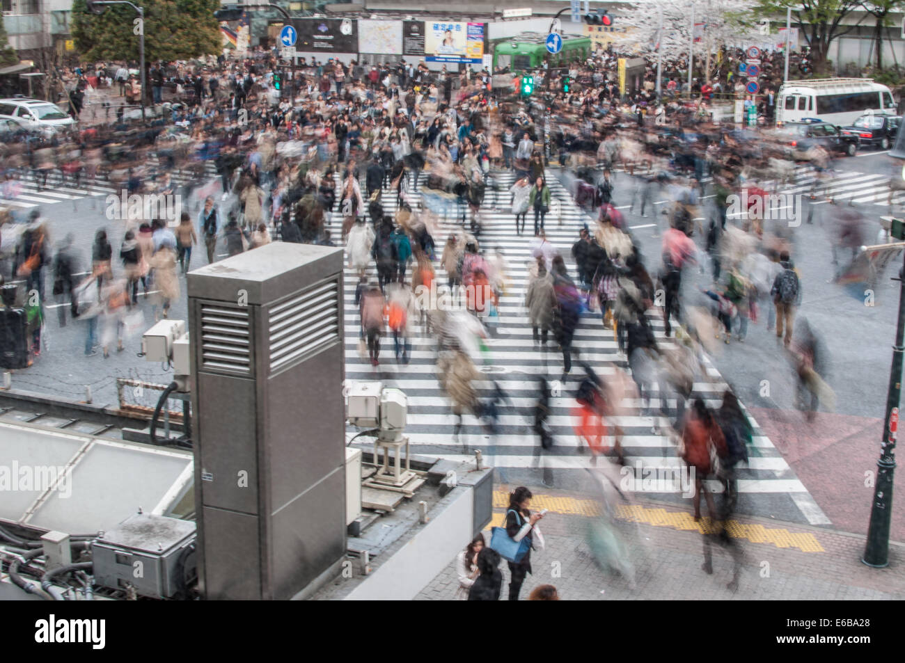 Shibuya crossing intersection hi-res stock photography and images - Alamy