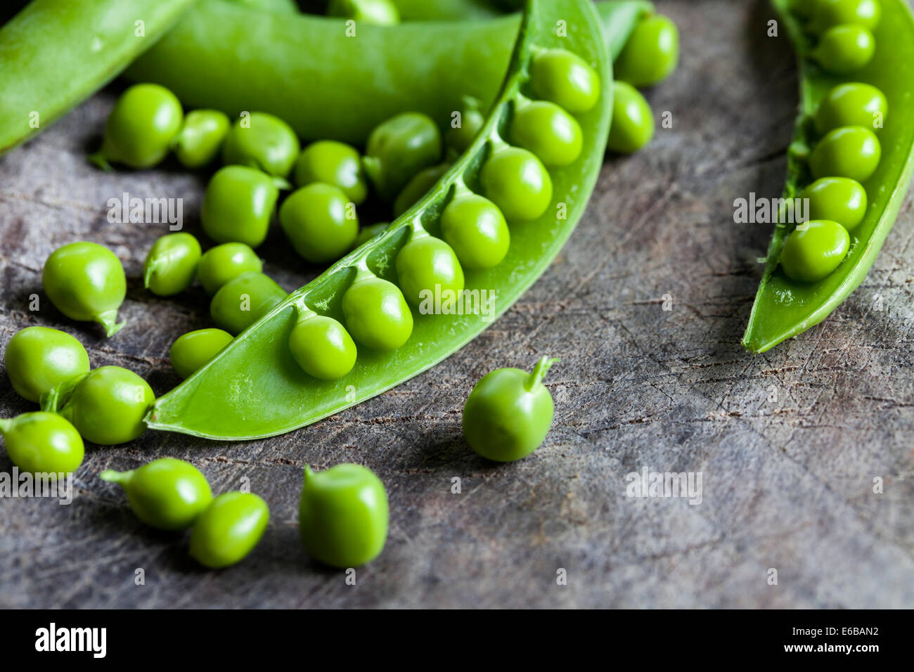 Summer pea crop hi-res stock photography and images - Alamy