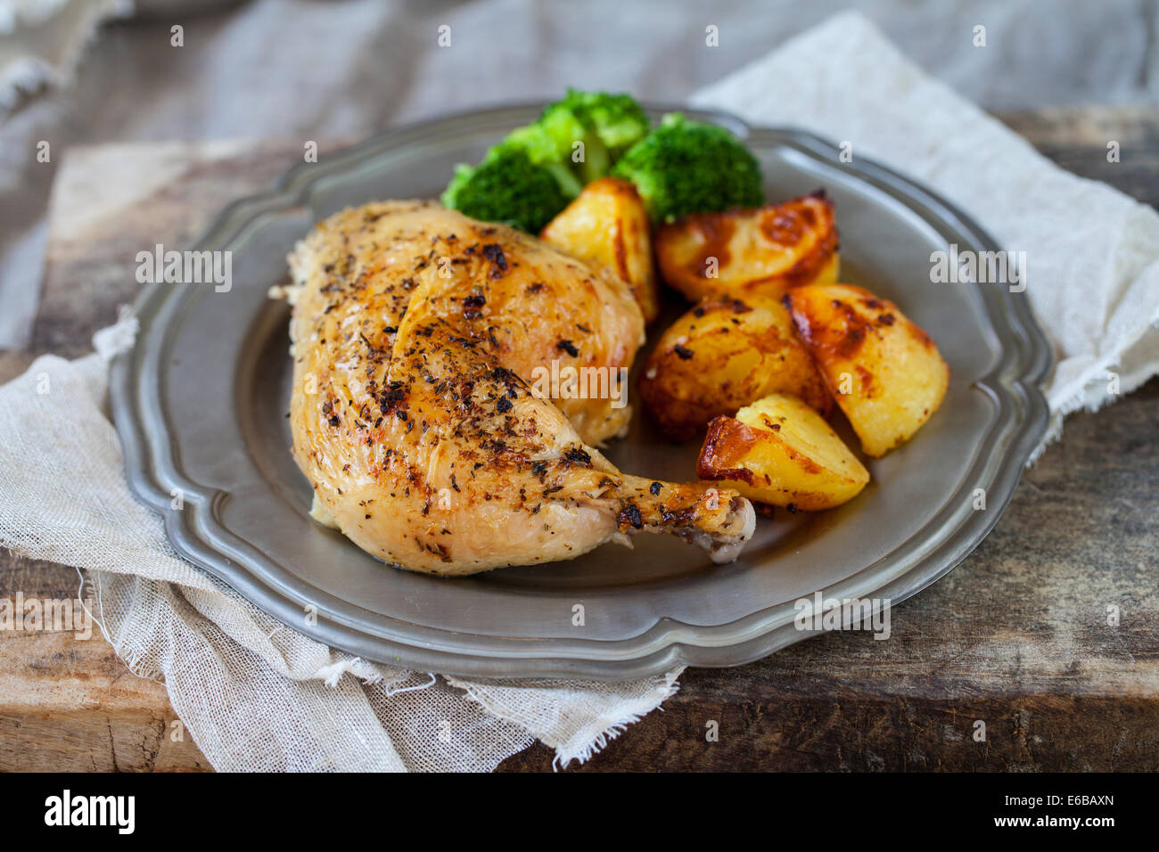 Sunday roast chicken hi-res stock photography and images - Alamy