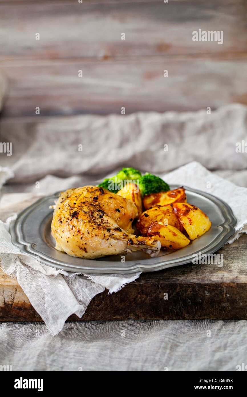 Sunday roast chicken hi-res stock photography and images - Alamy