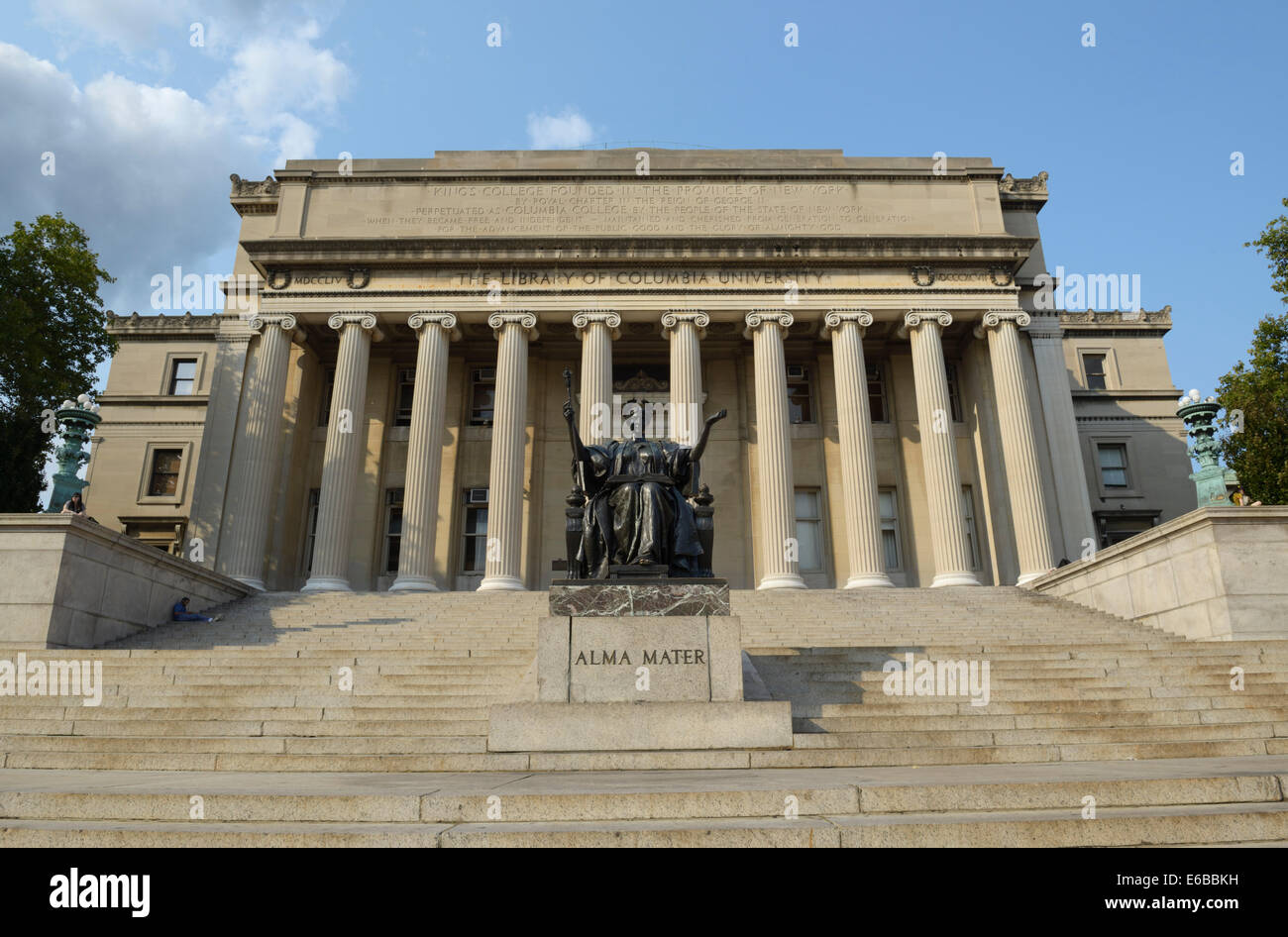 Low Memorial Library with the Alma Mater sculpture, Columbia University ...