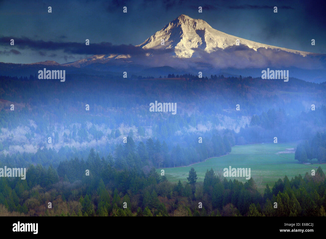 Mount Hood, Jonsrud Viewpoint, Sandy, Oregon Stock Photo - Alamy